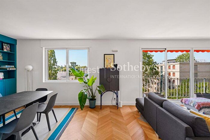 Appartement 4 pièces à louer à Saint James-Général Koenig, Neuilly-sur-Seine