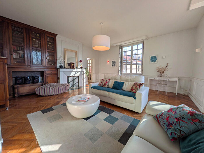 Appartement à vendre - Cournon-dAuvergne, Centre-ville, Vieux Bourg - 5 pièces - 3 chambres