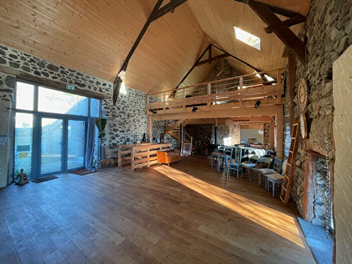 Maison 6 pièces à vendre à Murol