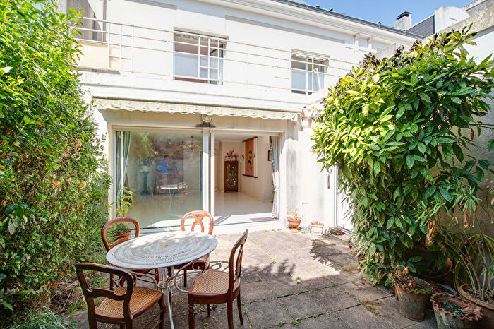 Nantes, Saint-Clément, Jardin des plantes, Caserne Lamoricière - Maison 10 pièces à vendre