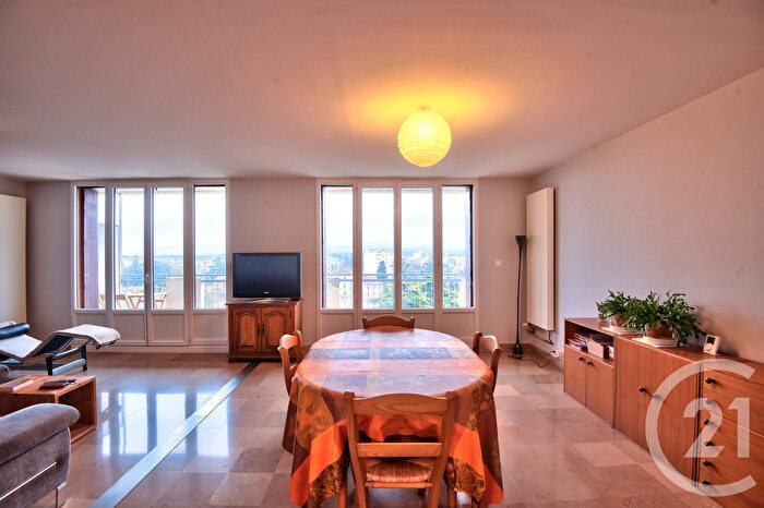 Appartement à vendre - Romans-sur-Isère, Centre-ville - 5 pièces - 3 chambres