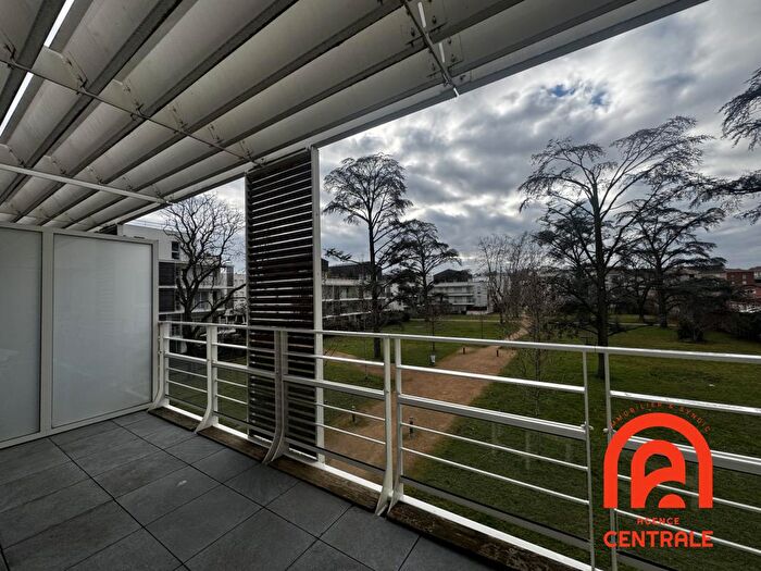 Appartement à louer - Meyzieu, Centre-ville - 3 pièces - 2 chambres