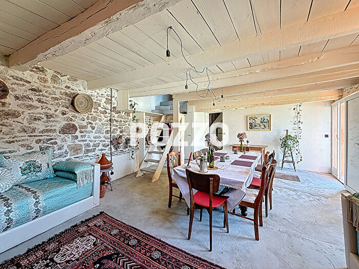 Maison 6 pièces à Bacilly, à vendre