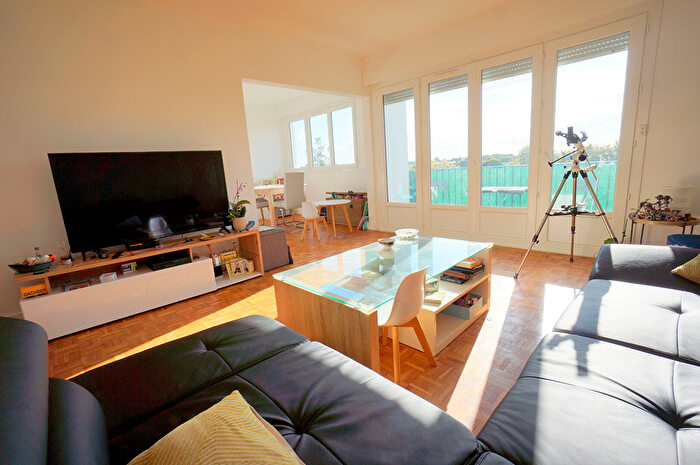 Appartement à vendre - Aubergenville - 4 pièces - 3 chambres