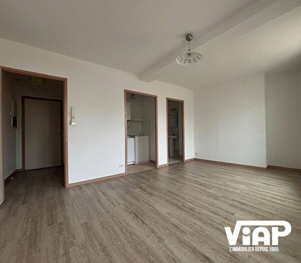 Appartement à louer - Centre-Hôtel de Ville, Limoges - 1 pièce