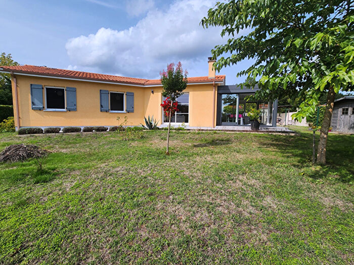 Maison à vendre - Saint-Christoly-de-Blaye - 4 pièces - 3 chambres