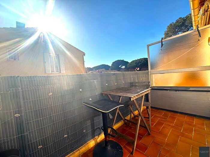 Appartement à vendre - Hyères, Port - 2 pièces - 1 chambre