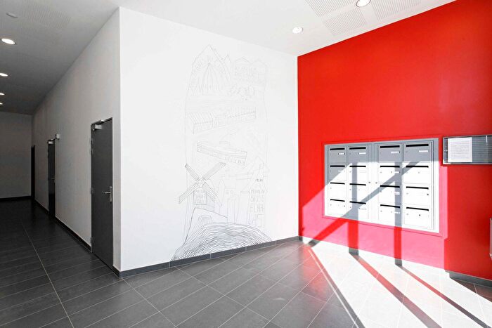 République-Gare-Porte de Paris, Saint-Denis : Appartement 4 pièces à louer