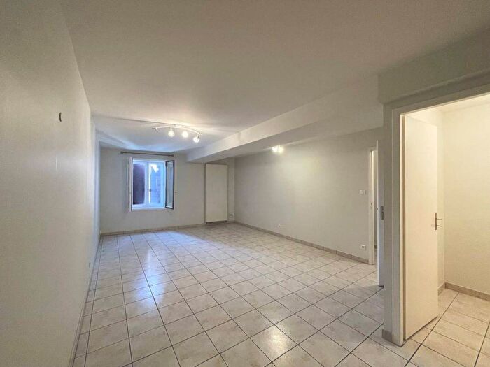 Appartement à louer - Ouest, Belleville - 3 pièces - 2 chambres