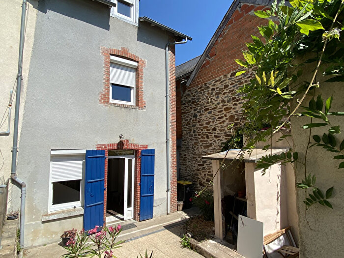 Maison à vendre - Arnac-Pompadour - 5 pièces - 4 chambres
