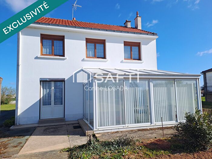 Les Magnils-Reigniers - Maison 8 pièces à vendre