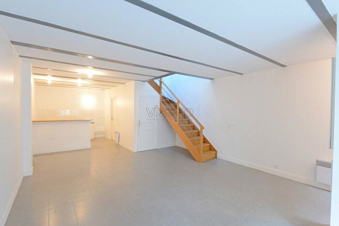 Maison à louer - Patay-Masséna, Paris ème arrondissement - 4 pièces - 3 chambres