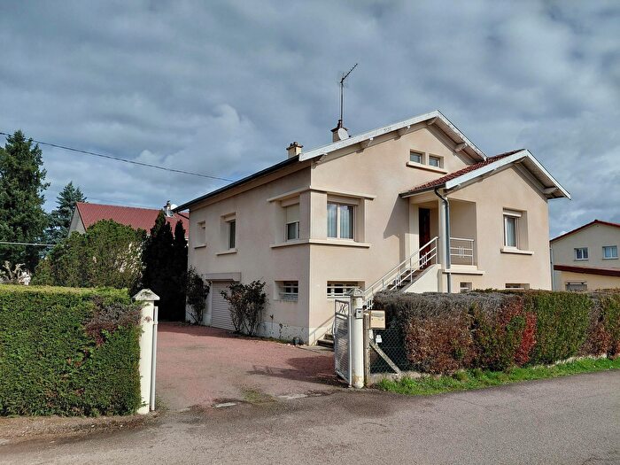 Maison à vendre - Pouilly-sous-Charlieu - 6 pièces - 3 chambres