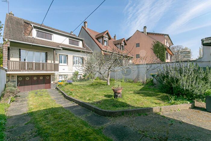 Maison à vendre - Chennevières-sur-Marne, Le Bois lAbbé - 6 pièces - 4 chambres