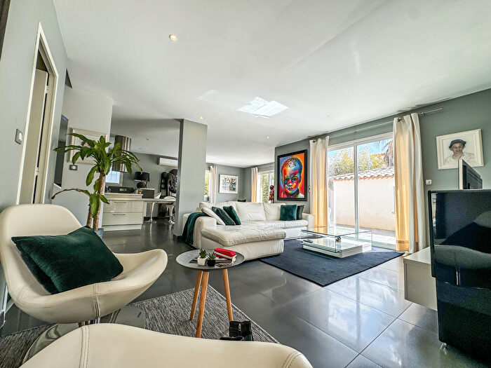 Maisons à vendre et appartements à louer - 1
