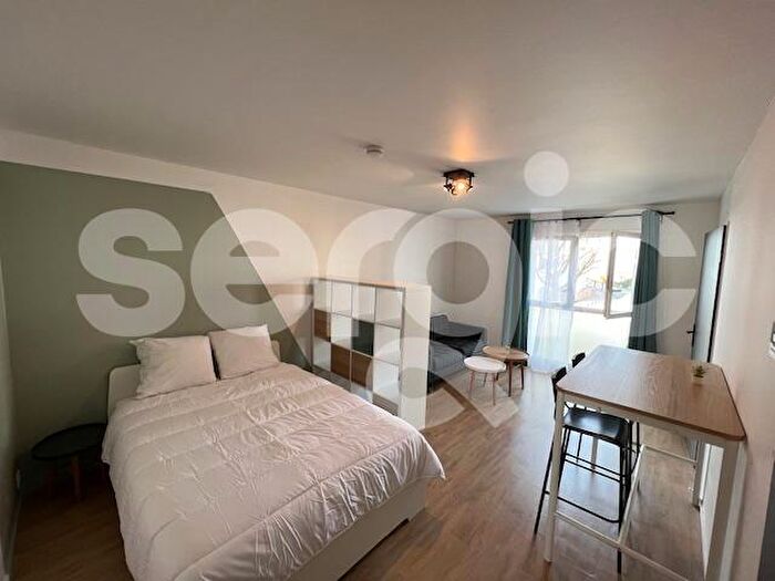 Évry, Bras de Fer : Appartement 1 pièce à louer