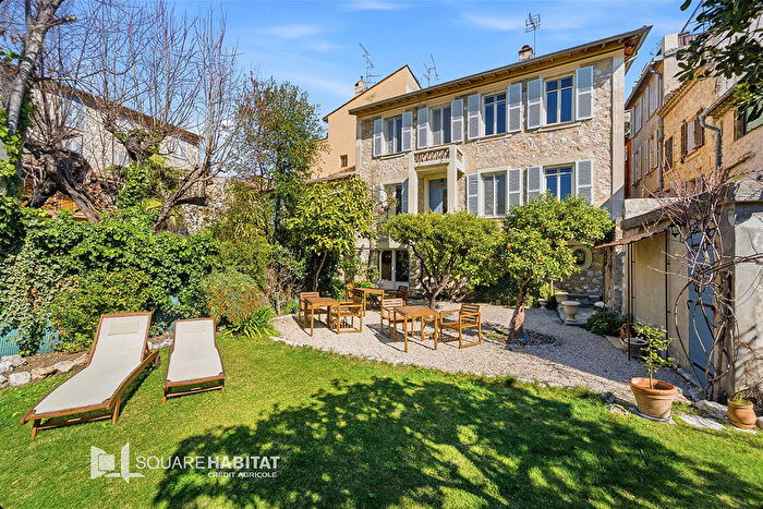 Maison à vendre - Vence, Centre-ville - 7 pièces - 4 chambres