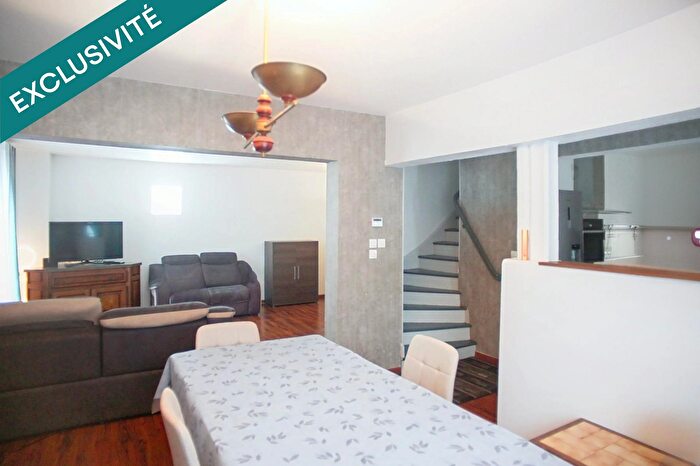 Maison à vendre - Neuves-Maisons - 6 pièces - 3 chambres