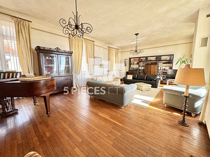 Maison à vendre - Saint-Prix - 10 pièces - 7 chambres