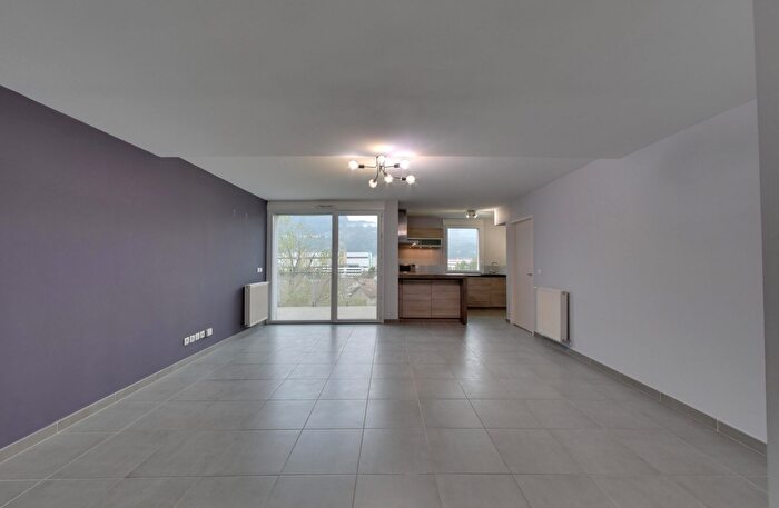 Grenoble, Village Olympique : Appartement 4 pièces à vendre