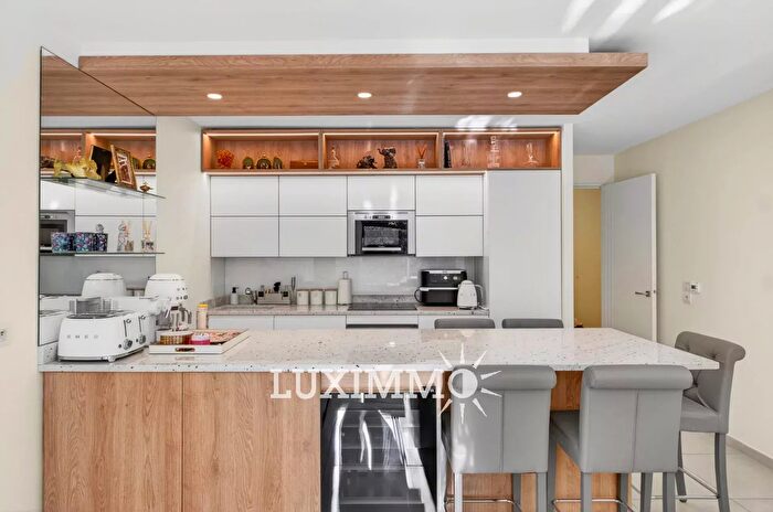 Appartement à vendre - Cannes, Prado, République - 3 pièces - 2 chambres