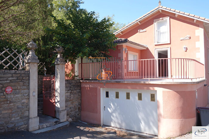 Appartement à louer - Saint-Affrique - 4 pièces - 3 chambres