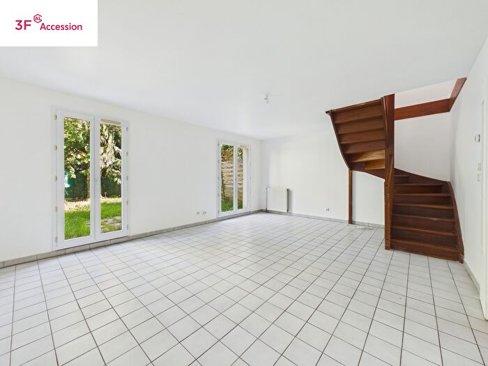 Maison à vendre - Luzarches - 4 pièces - 3 chambres