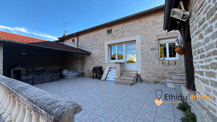 Maison 7 pièces à vendre à Sarcicourt, Jonchery