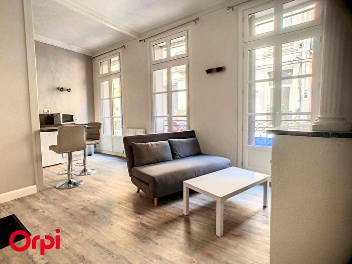 Centre Ville, Perpignan : Appartement 1 pièce à louer