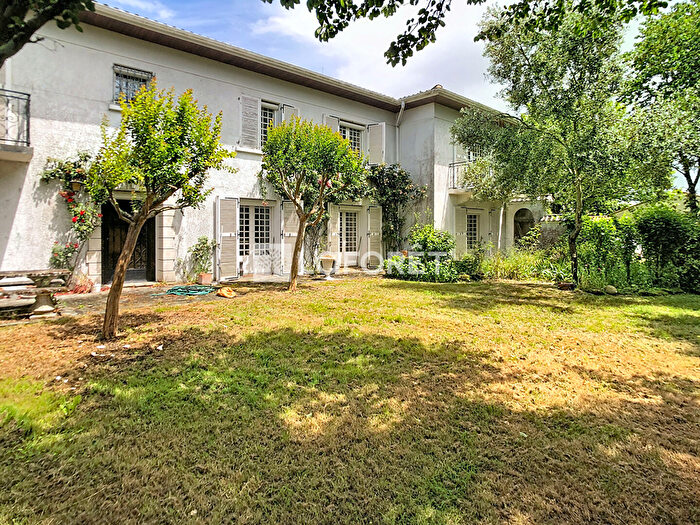Maison 14 pièces à Bords, à vendre