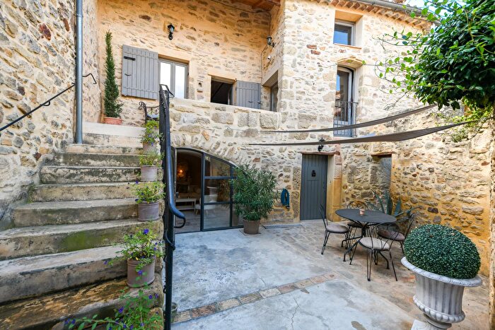 Maisons à vendre et appartements à louer - 1