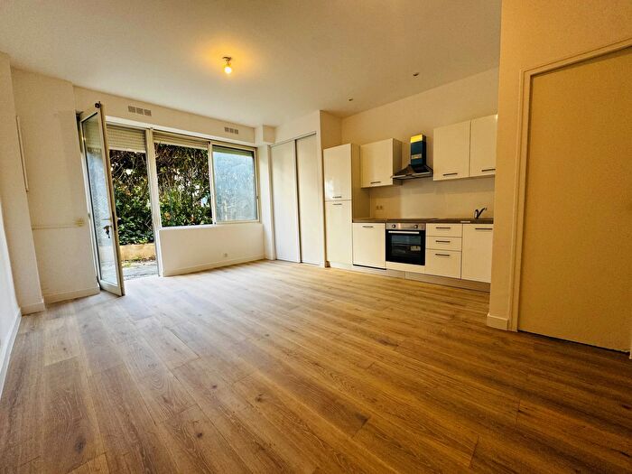 Appartement à vendre - Vallauris, Golfe Juan, Vieux Port - 3 pièces - 2 chambres