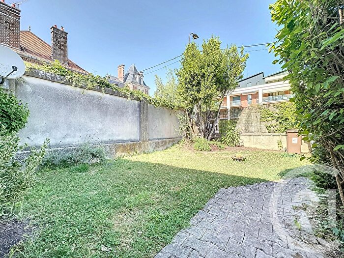 Appartement à vendre - Sainte-Savine - 3 pièces - 2 chambres