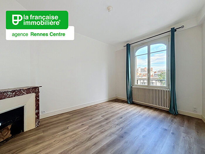 Quartiers Centre, Colombier : Appartement 3 pièces à vendre