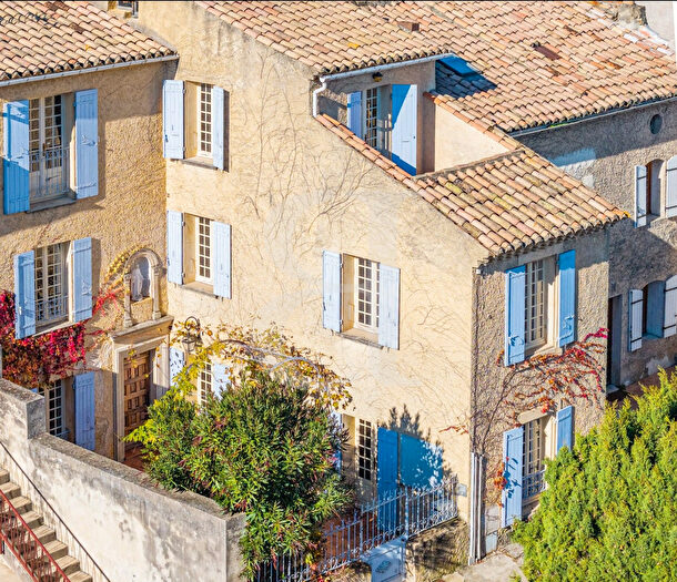 Maison à vendre - Sainte-Cécile-les-Vignes - 8 pièces - 6 chambres