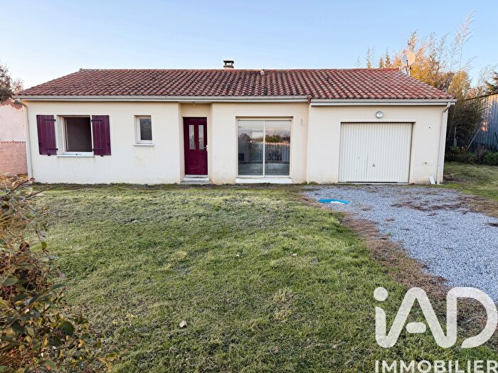 Maison à vendre - La Ferrière-en-Parthenay - 5 pièces - 3 chambres