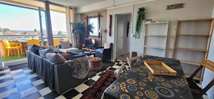 Appartement à louer - Aurence-Corgnac-Cité Universitaire, Limoges - 5 pièces - 4 chambres