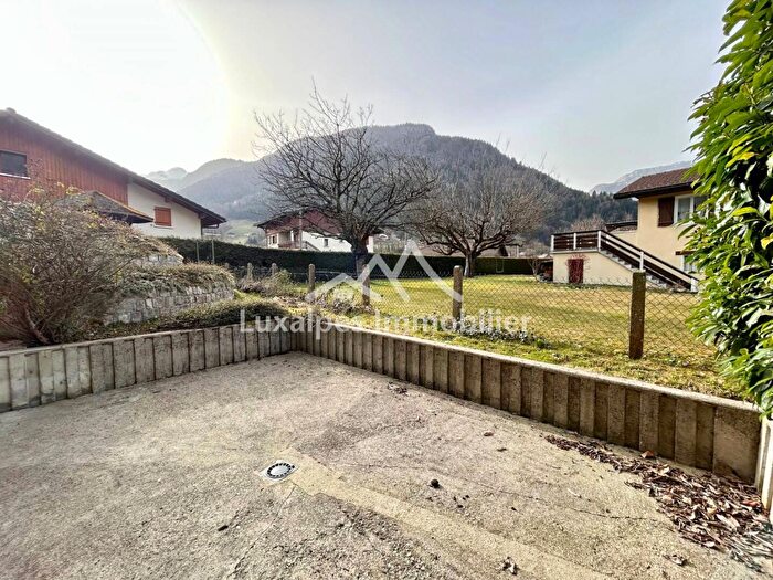 Appartement à louer - Nord, Thônes - 2 pièces - 1 chambre