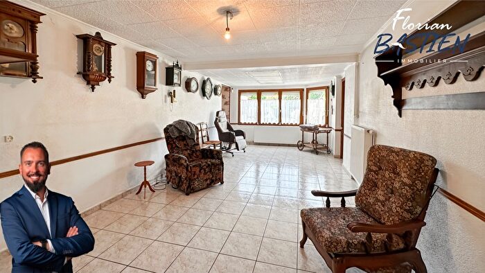 Maison à vendre - Petite-Forêt - 5 pièces - 4 chambres