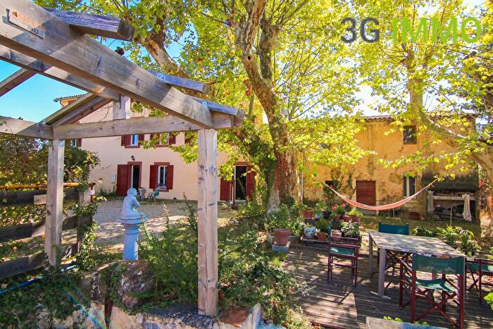 Maison à vendre - Salernes - 6 pièces - 3 chambres