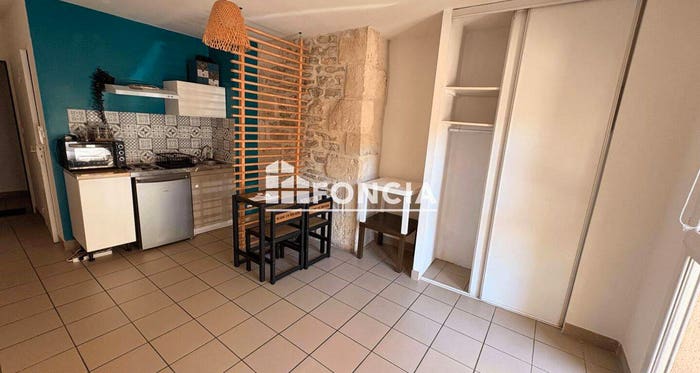 Hôpital, Nîmes : Appartement 1 pièce à louer