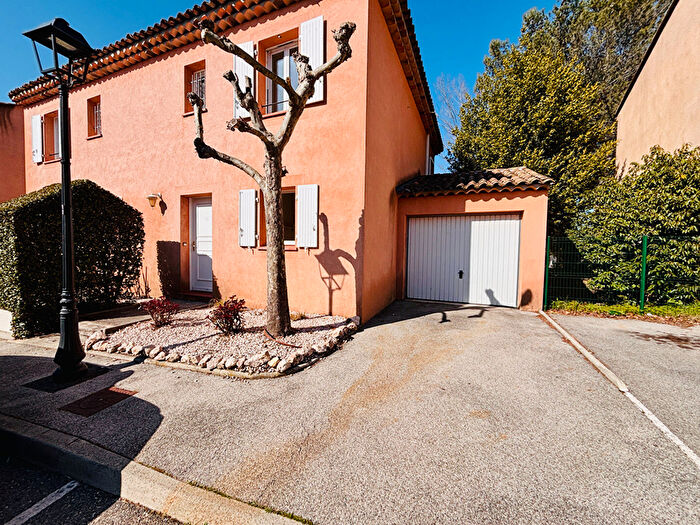 Maison à louer - Mallemort - 4 pièces - 3 chambres