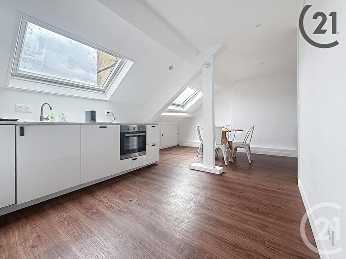 Appartement à vendre - Reims, Centre-ville - 3 pièces - 2 chambres