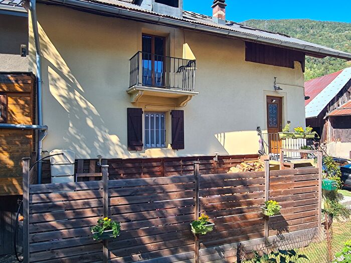 Esserts-Blay : Maison 2 pièces à vendre
