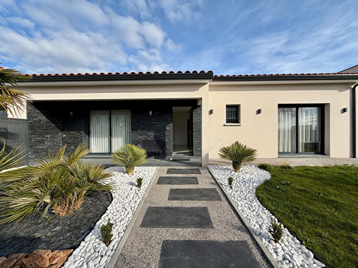 Maison à vendre - Cébazat - 5 pièces - 3 chambres