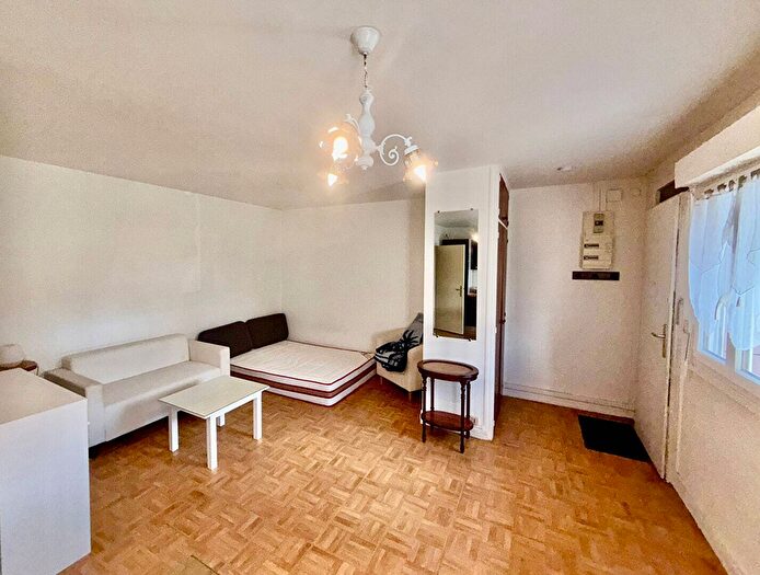 Appartement à louer - Centre Ville Ouest, Villejuif - 1 pièce