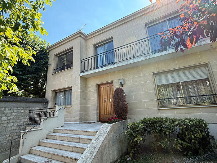 Colombes, Centre-ville : Maison 7 pièces à vendre