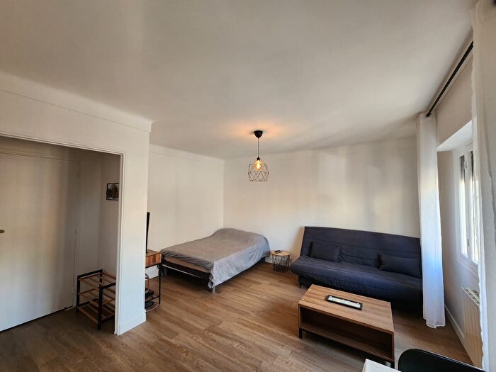 Appartement à louer - Cannes, Prado, République - 1 pièce