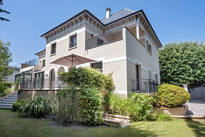 Maison à vendre - Saint-Maur-des-Fossés, La Varenne - 8 pièces - 5 chambres