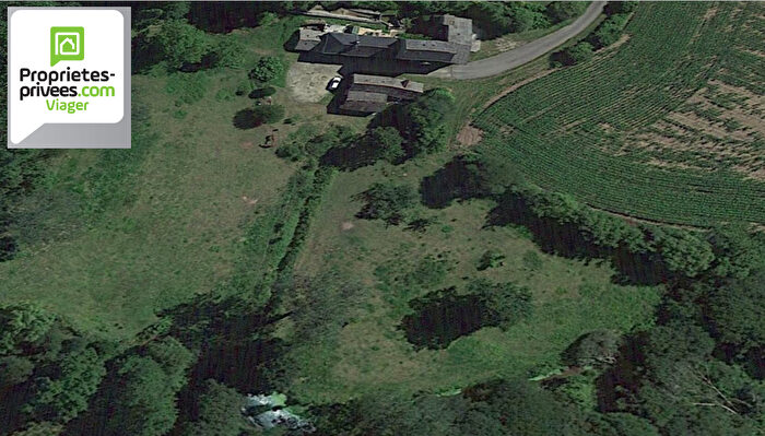 Maison à vendre - Plougonven - 9 pièces - 2 chambres